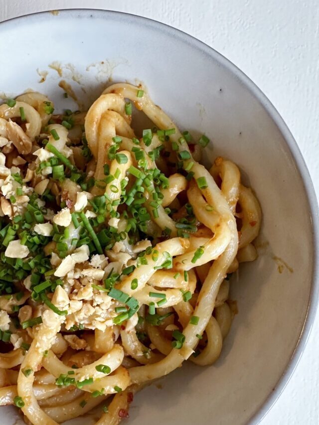 15 Min Peanut Nudler - Derhvorjegkommerfra